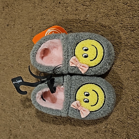 wonder nation | Shoes | Little Girls Smiley Face Slippers | Poshmark